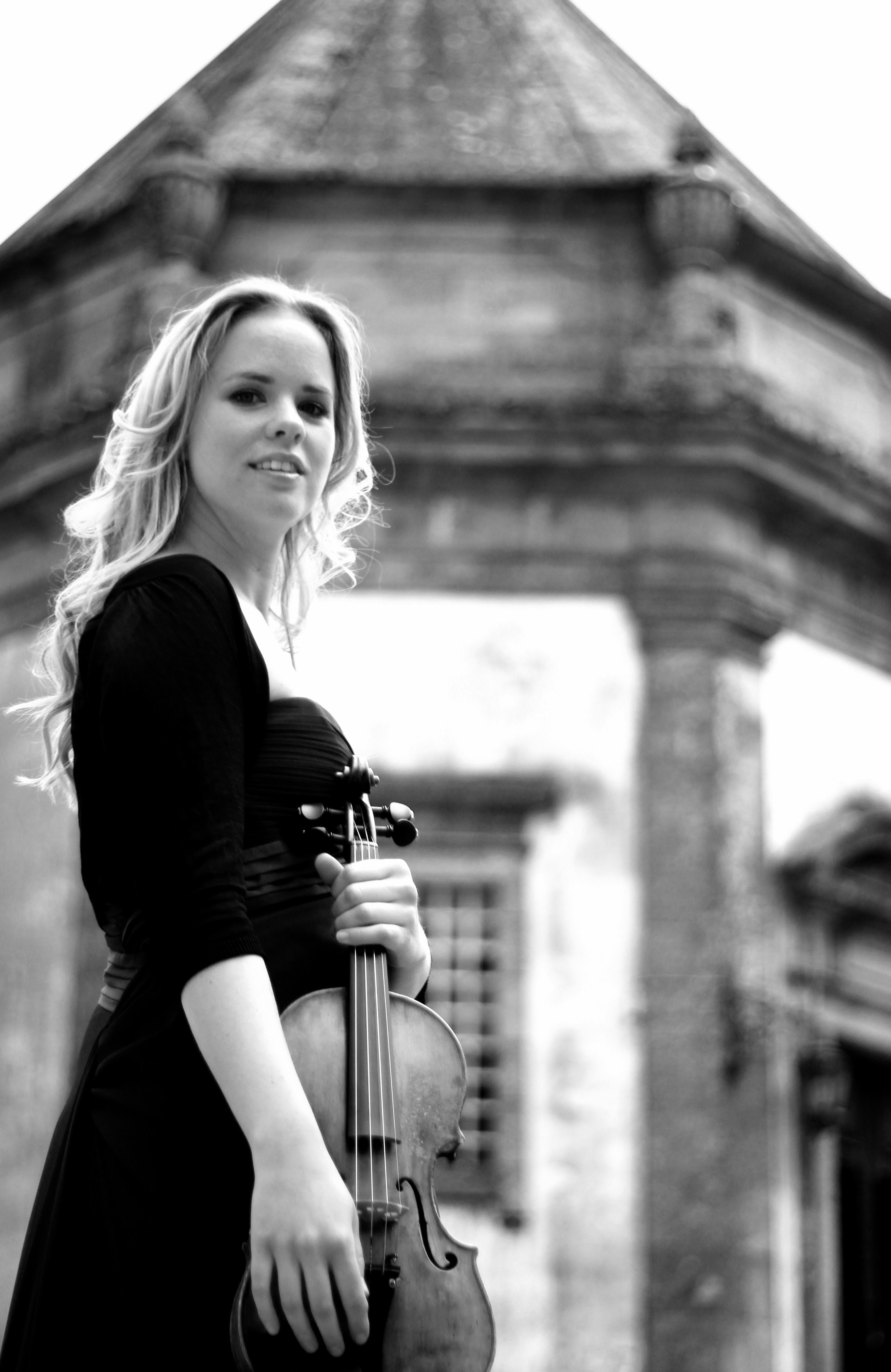 Lisa Jacobs Violinist