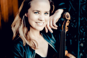 Biography – Lisa Jacobs